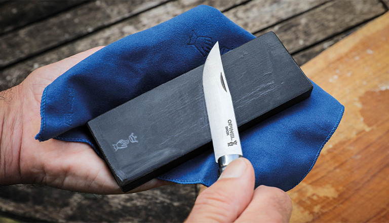 How to sharpen your knives with a stone | Opinel.com